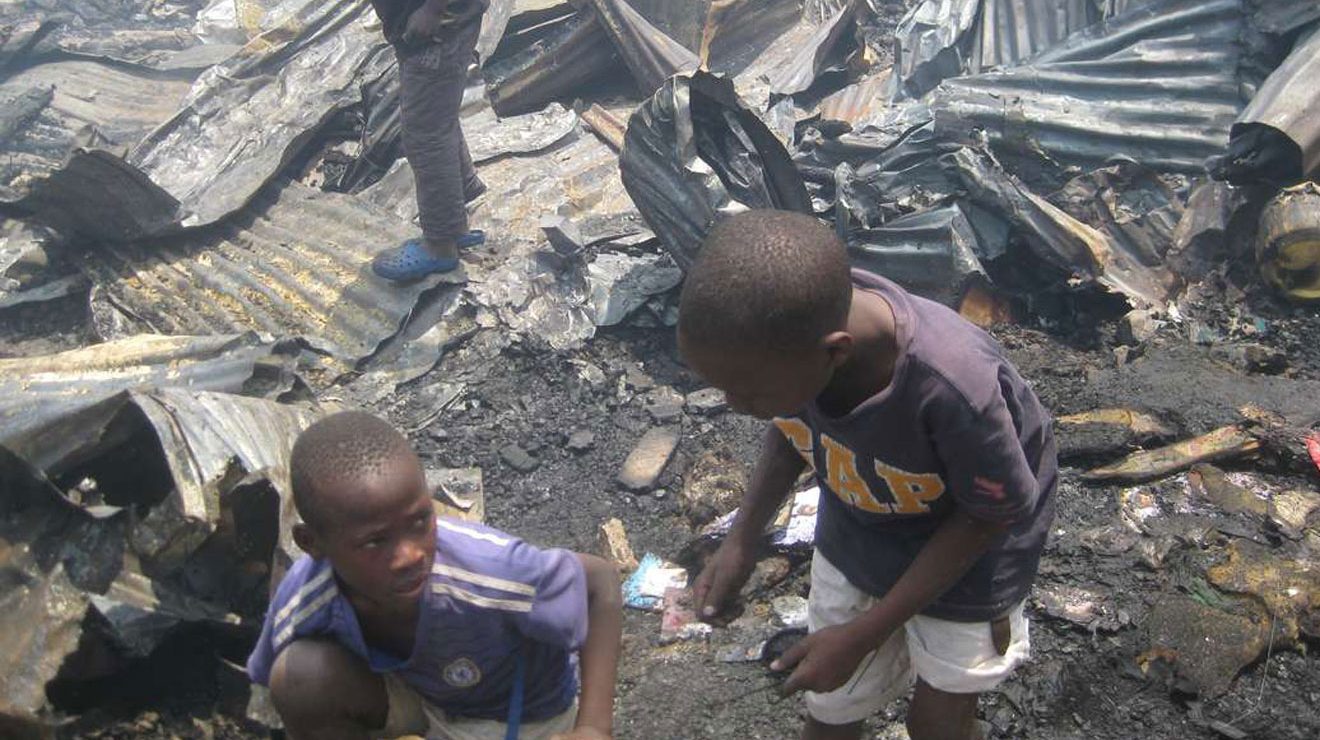 Three die in Mukuru slum fire, hundreds left homeless – PHOTOS ...