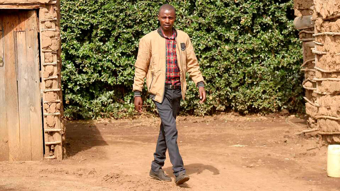 Designer offers to dress up MCA-elect who wore ‘one shirt’ during ...