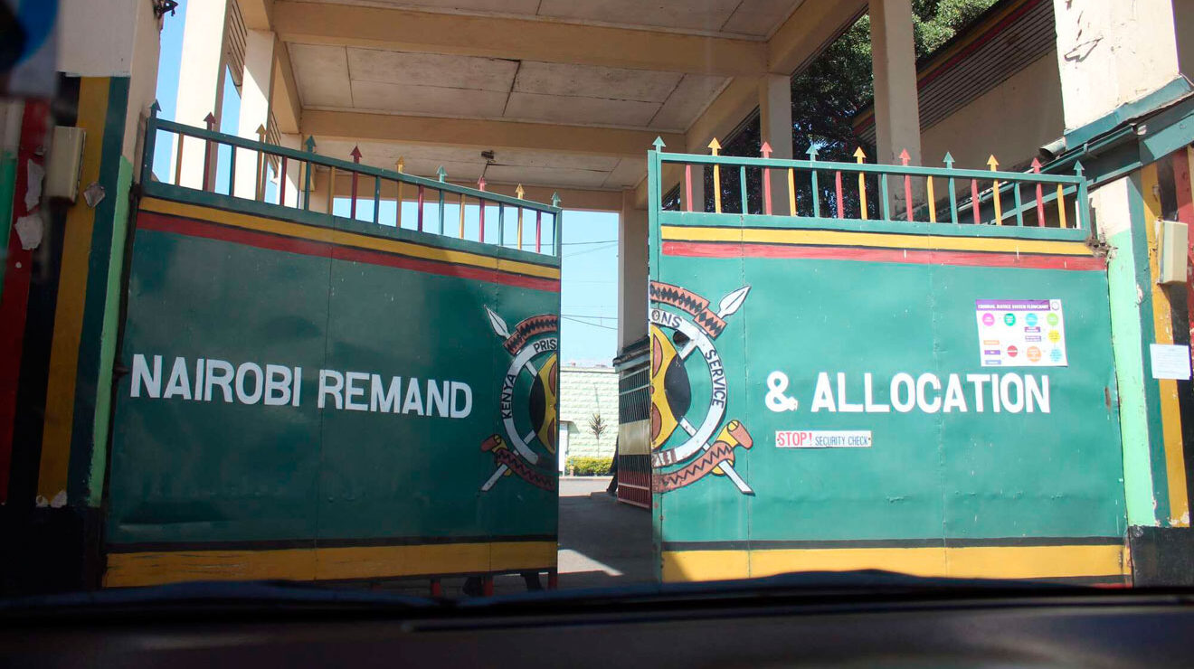 Two warders arrested while smuggling drugs into Nairobi Remand Prison ... Two warders arrested while smuggling drugs into Nairobi Remand Prison ...
