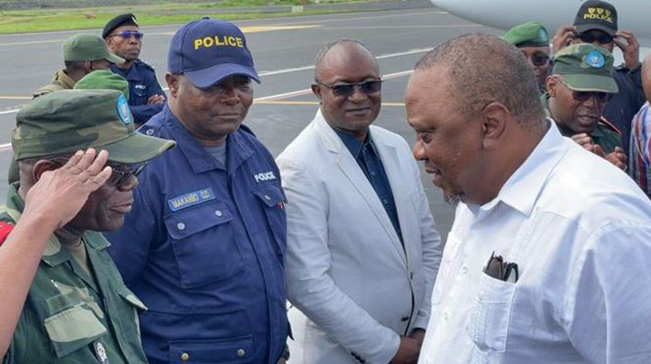 Uhuru arrives in the DR Congo for peace talks as demos rock Kenya ...