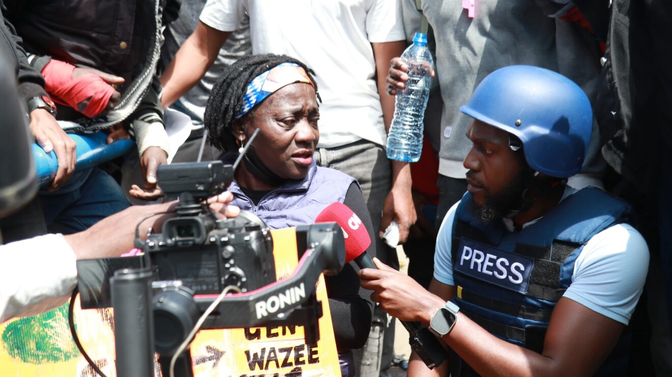 Obama’s half-sister hit with tear gas in Tuesday anti-Finance Bill ...